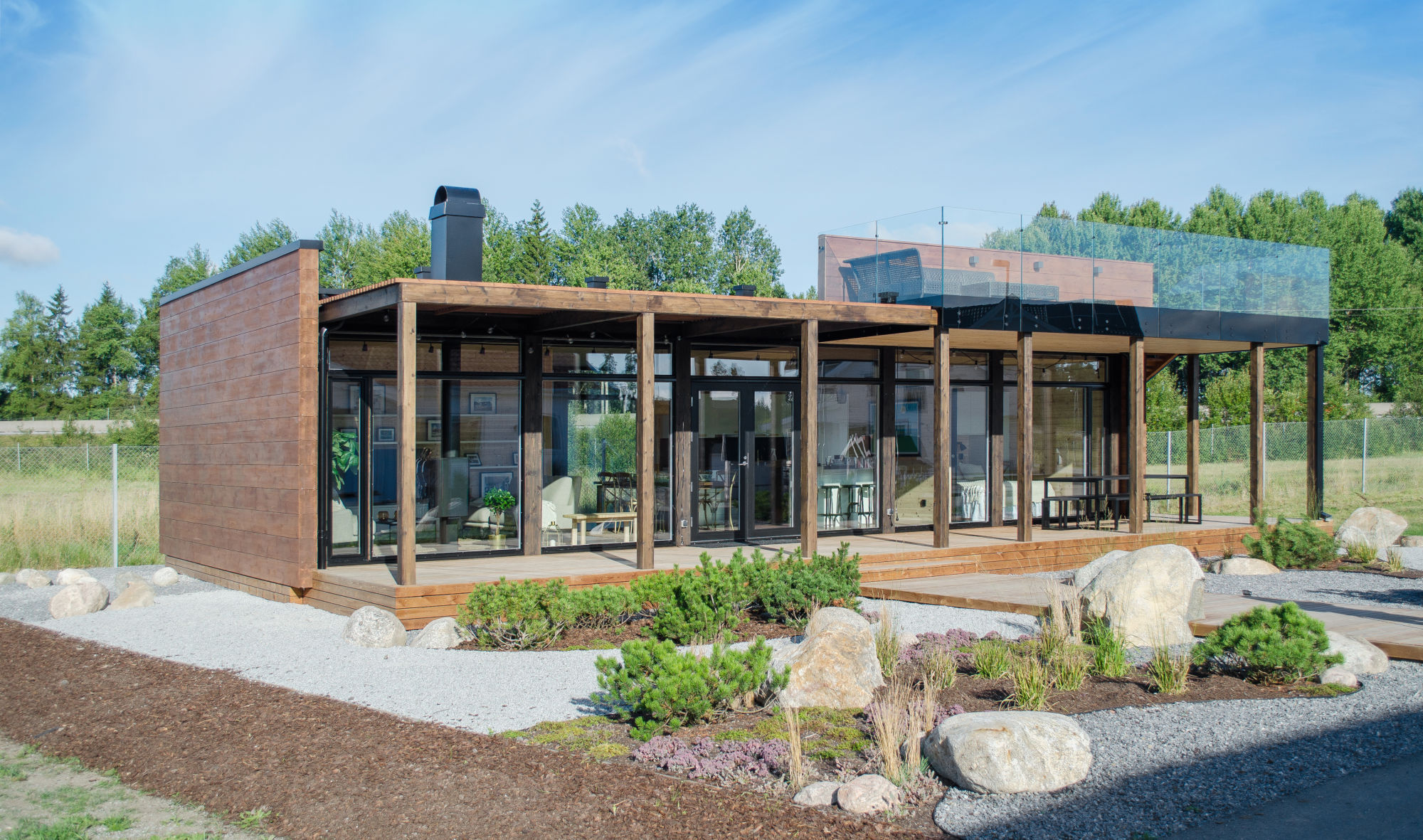 Kontio Glass House Showhouse / Kontio